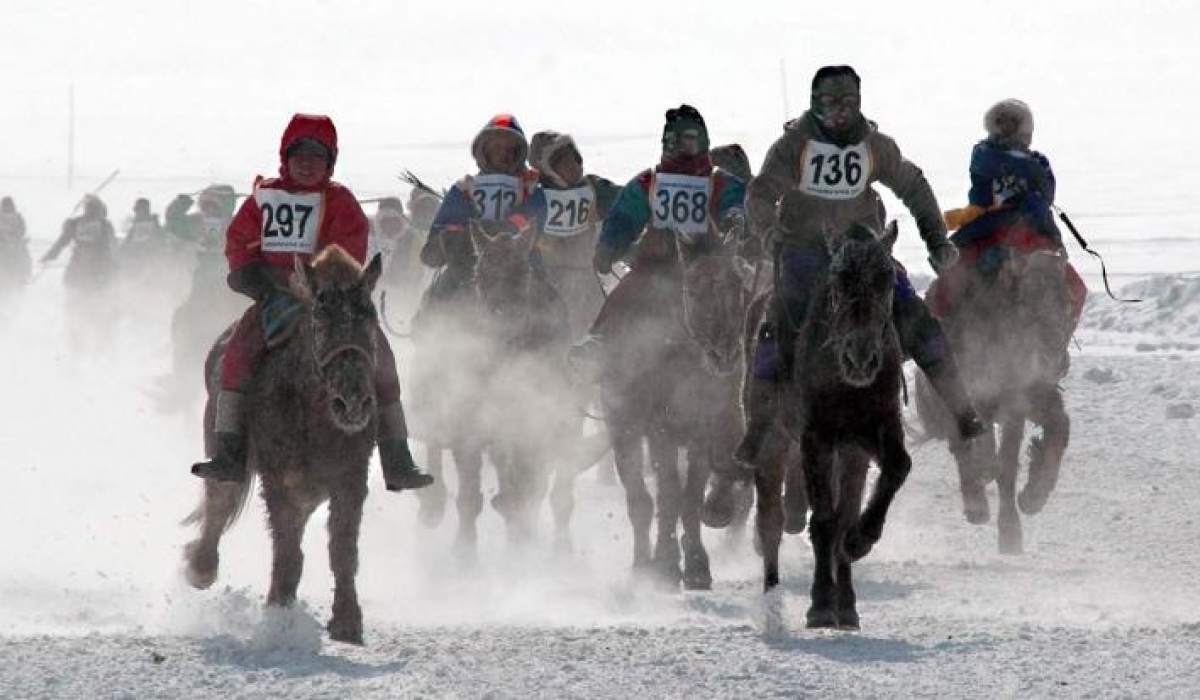 ММСУХ 18 аас дээш насны унаачтай бол хурдан морины уралдаан зохион байгуулахгүй