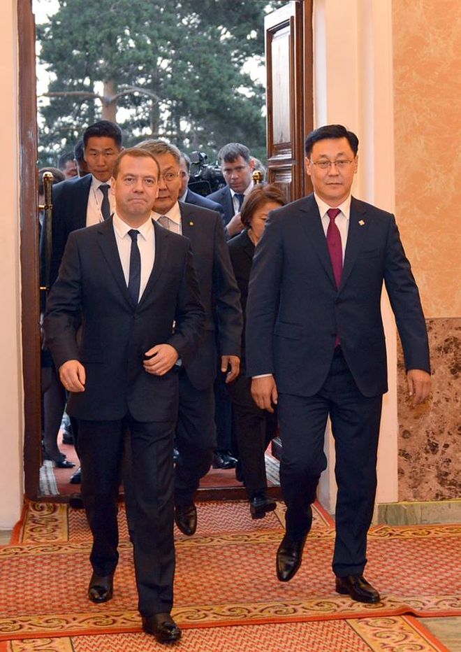 Ерөнхий сайд Ж Эрдэнэбат ОХУ ын Засгийн газрын дарга Д А Медведевтэй ганцаарчилсан уулзалт хийлээ