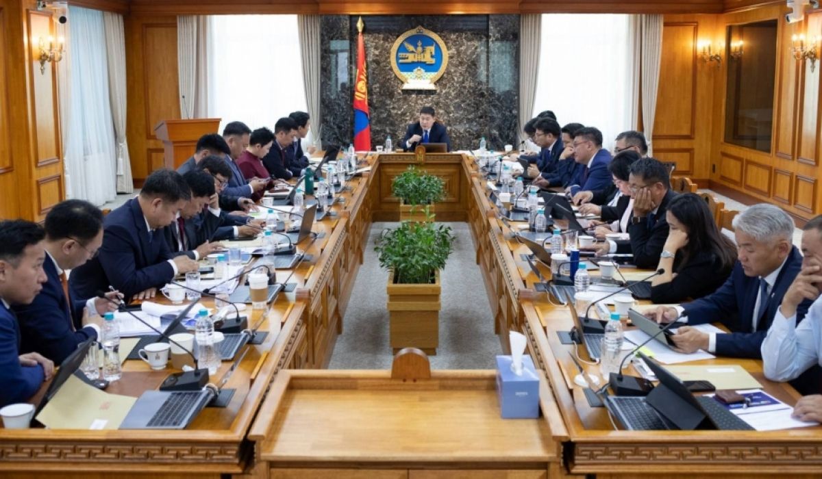 Үерийн улмаас эвдэрсэн авто зам замын байгууламжийг сэргээн засварлах ажлыг шуурхай зохион