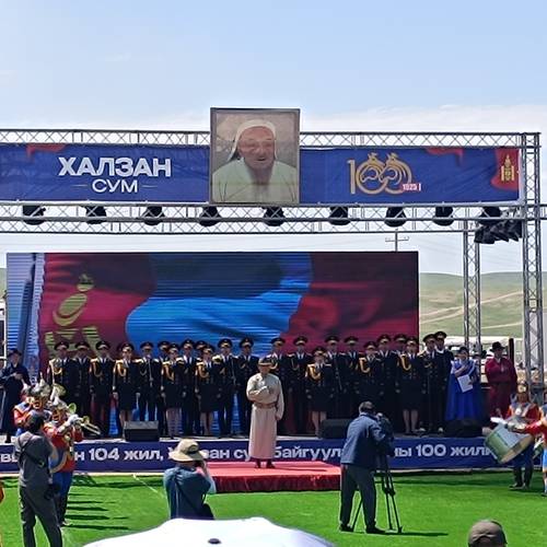 Ерөнхийлөгч Сүхбаатар аймгийн Халзан сумын баяр наадмын нээлтэд оролцлоо