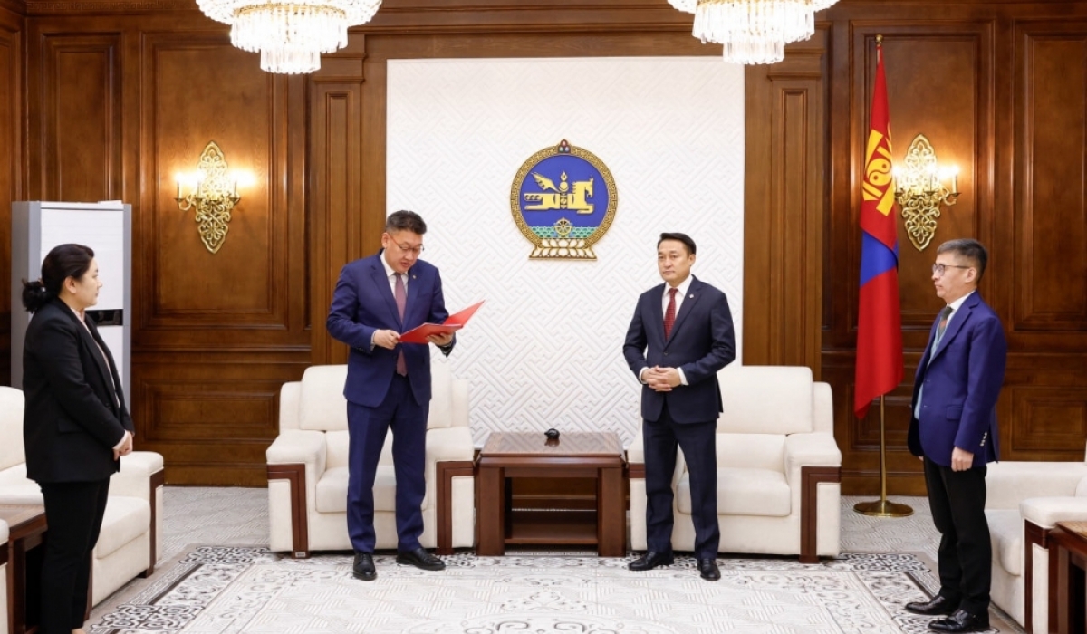 Төсвийн тухай хуульд нэмэлт оруулах тухай хуулийн төслийг УИХ д өргөн мэдүүллээ