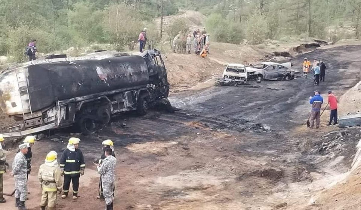 Цагаан давааны замд шатахууны машин осолдсон хэргийн анхан шатны