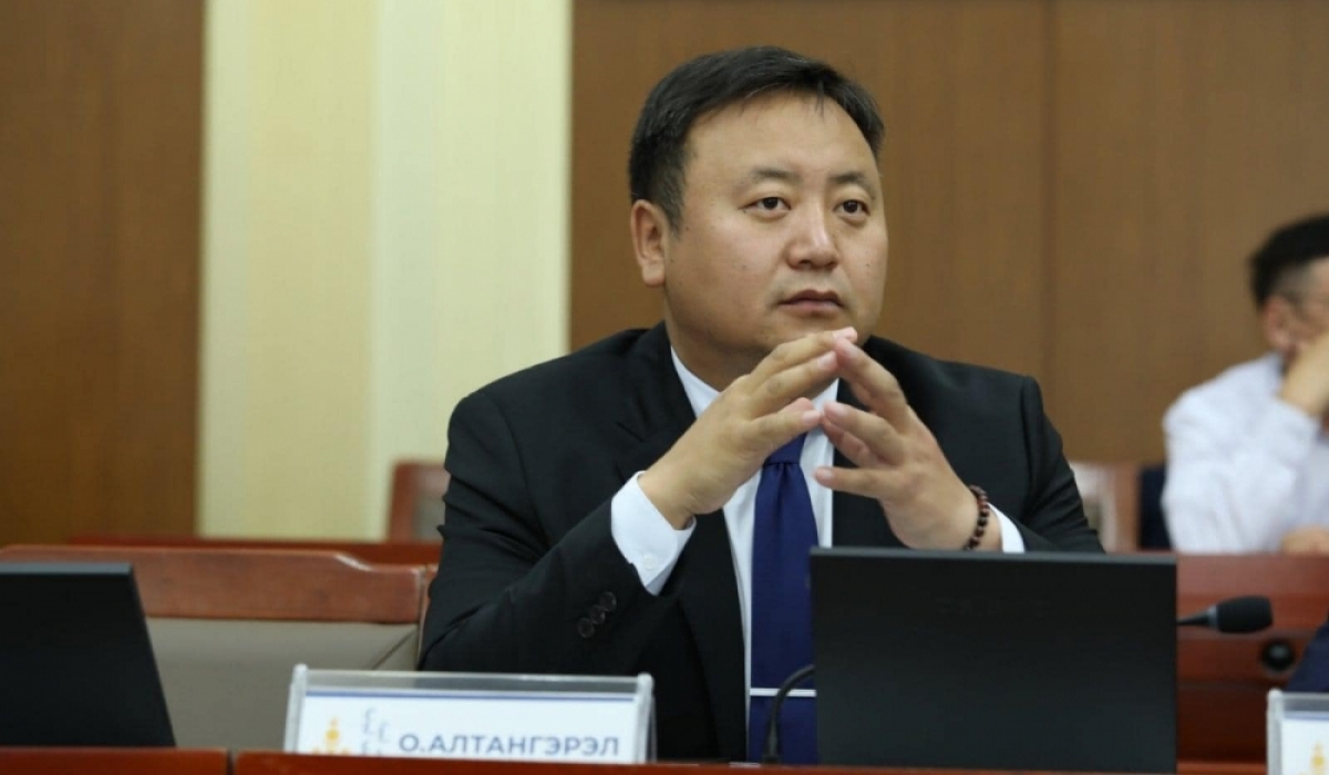 Хууль зүй дотоод хэргийн сайд Хууль зүйн байнгын хороонд мэдээлэл хийнэ