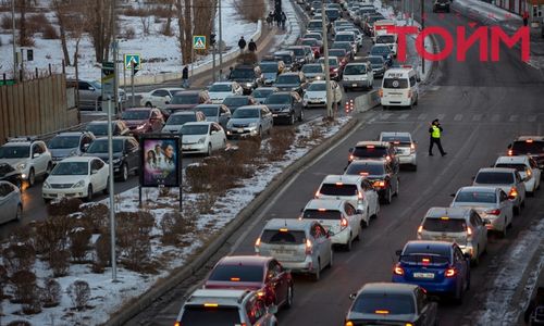 Улаанбаатар хотын тээврийн хэрэгслийн татварын нэмэгдлийг цуцлахыг шаардаж гарын үсэг цуглуулж байна